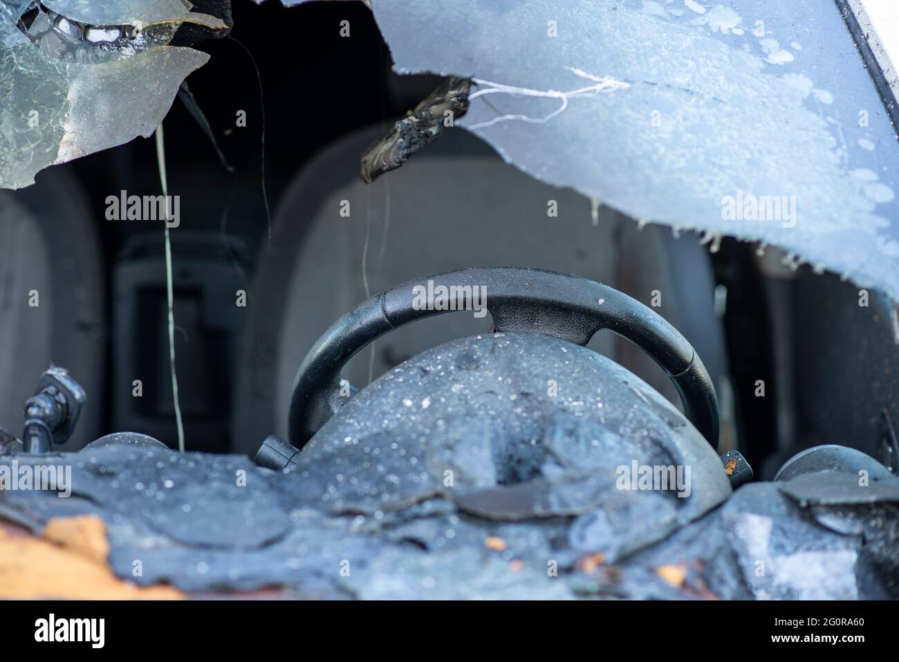 Burn up the road hi-res stock photography and images - Alamy