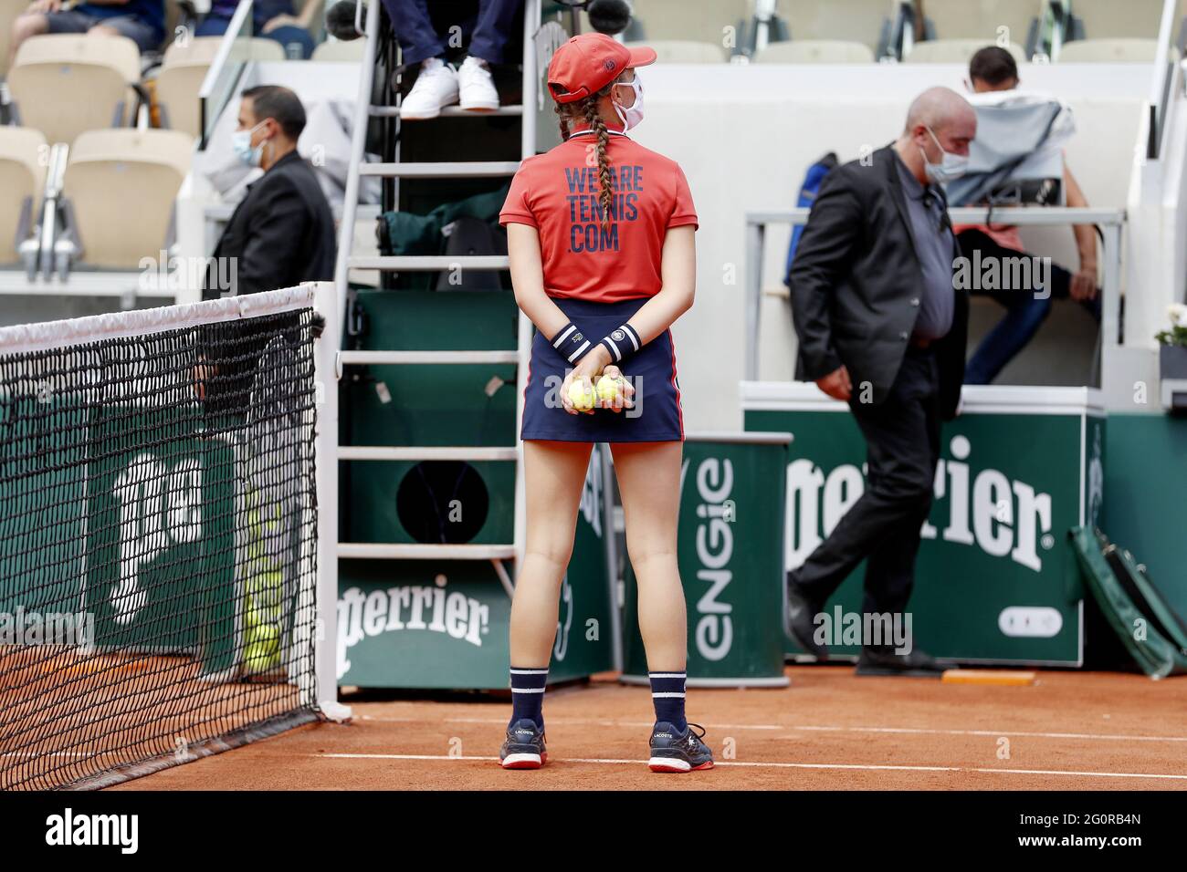 Illustration Ball girl during the second round at the Roland-Garros ...