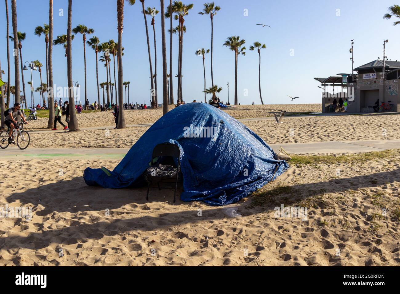 Homeless people venice beach hi-res stock photography and images - Alamy