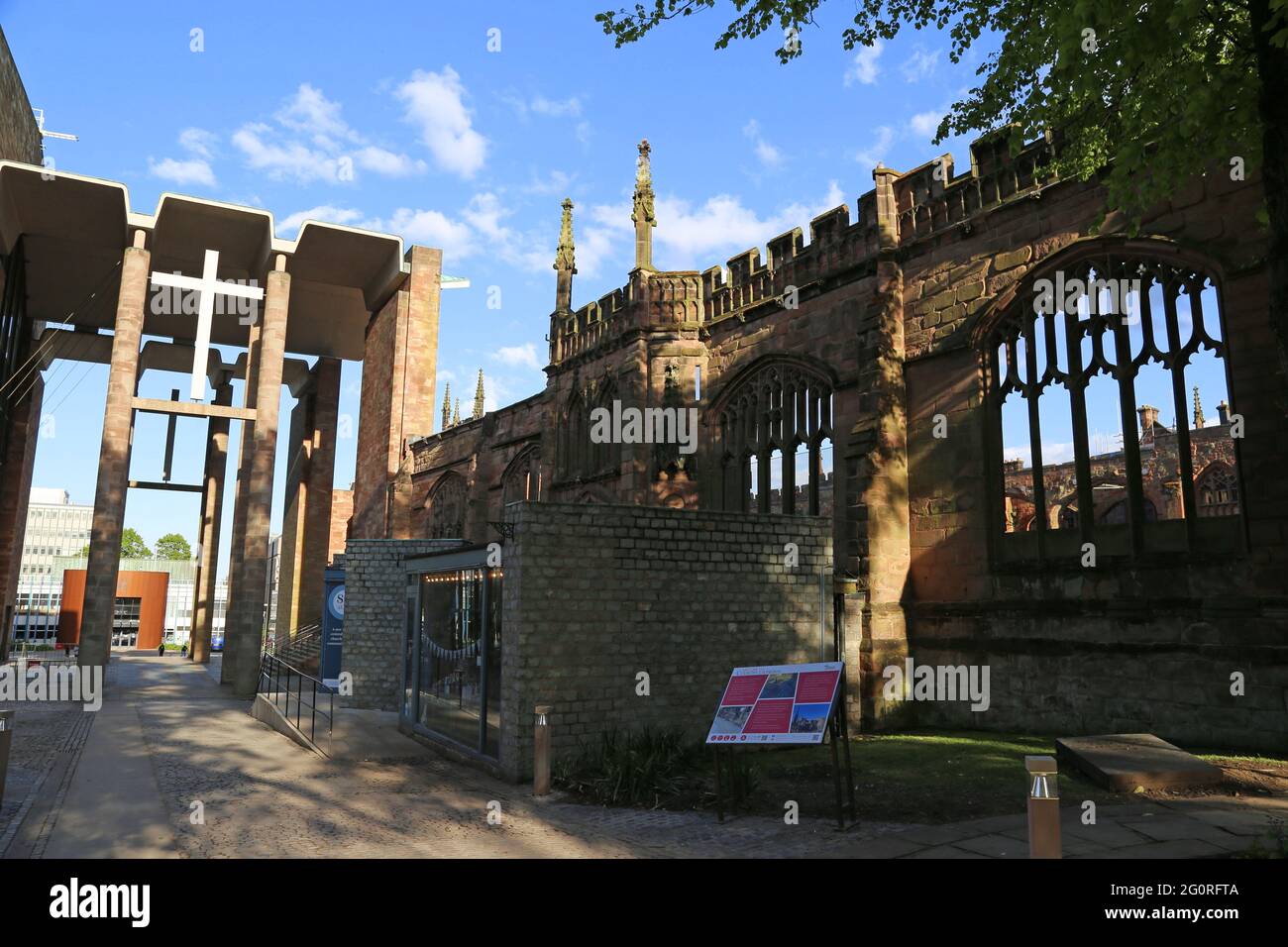 Old Cathedral Church of Saint Michael (Coventry Cathedral), bomb ...