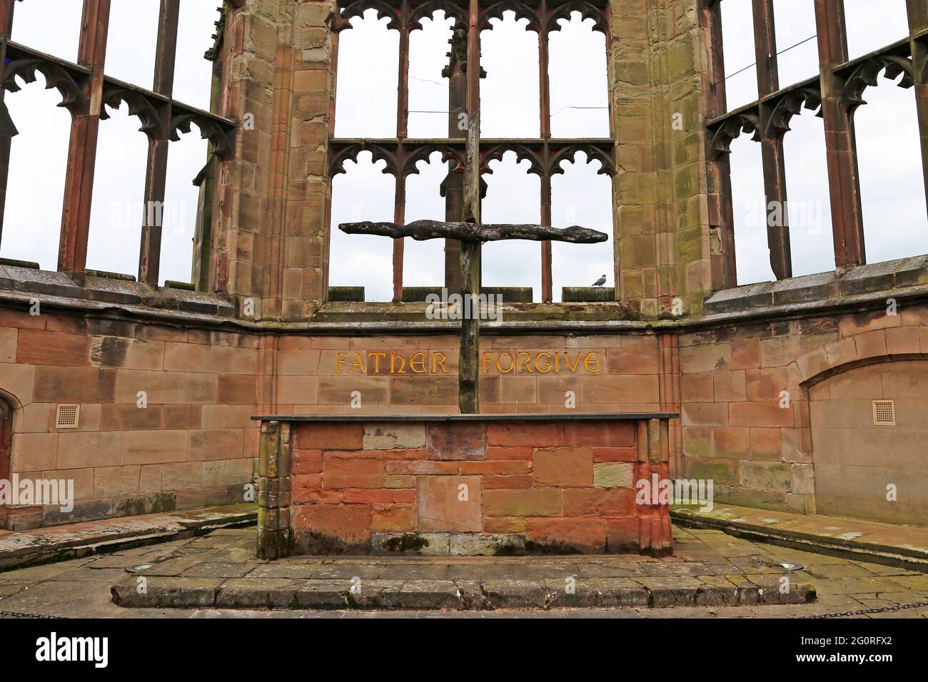 Old Cathedral Church of Saint Michael (Coventry Cathedral), bomb ...