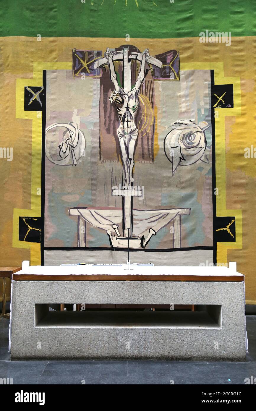 Coventry cathedral sutherland tapestry christ hi-res stock photography ...