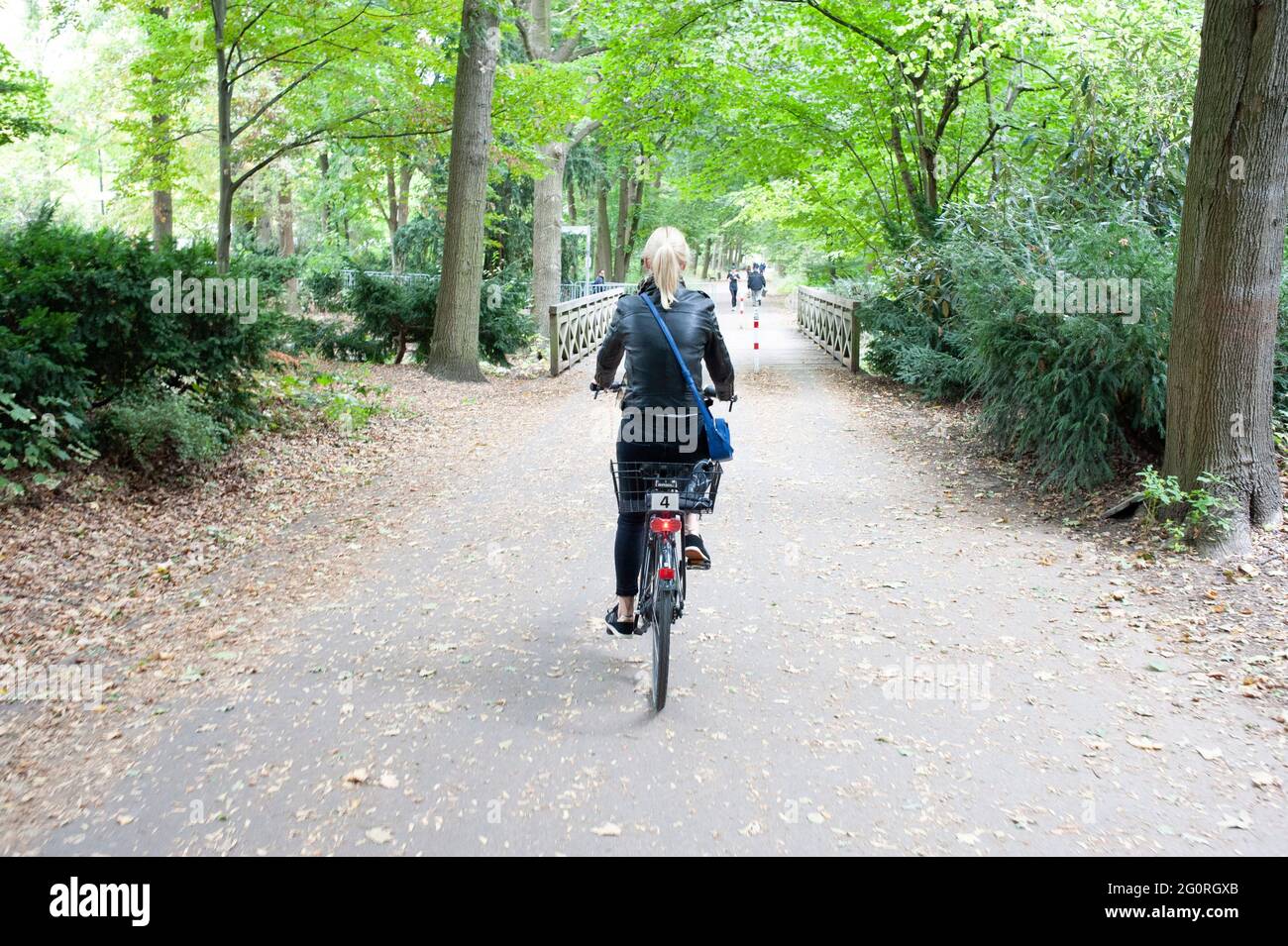 Person exploring europe hi-res stock photography and images - Alamy