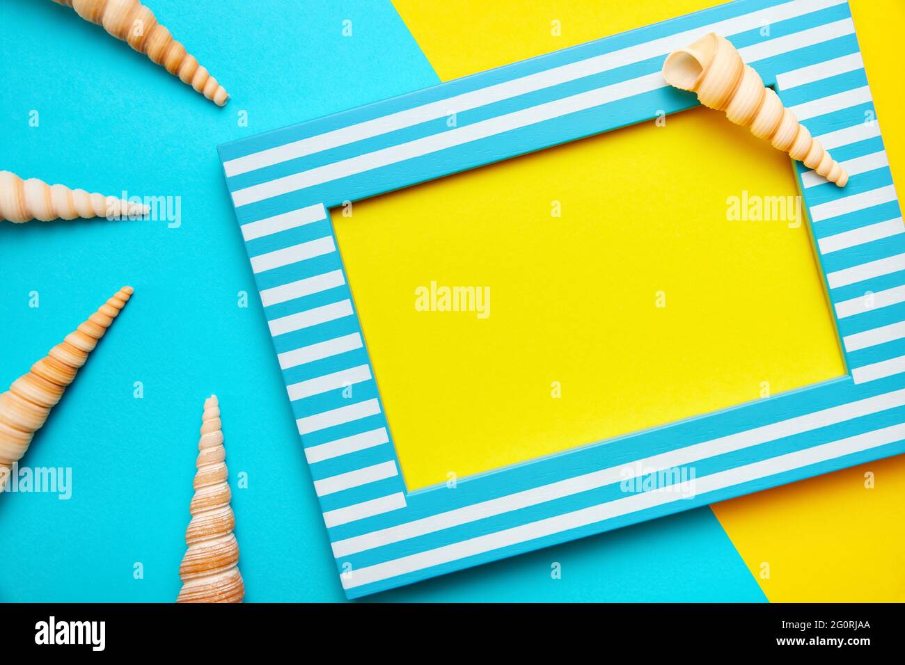 Natural exotic photo frame hi-res stock photography and images - Alamy