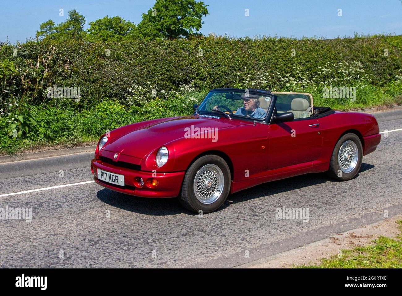 1975 70s red Rover 3940cc roadster convertible en-route to Capesthorne ...