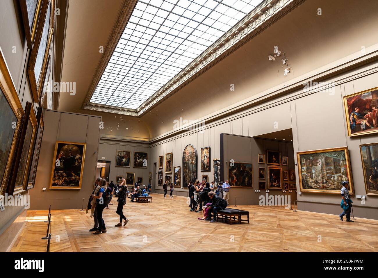 France paris louvre exhibition hall hi-res stock photography and images ...