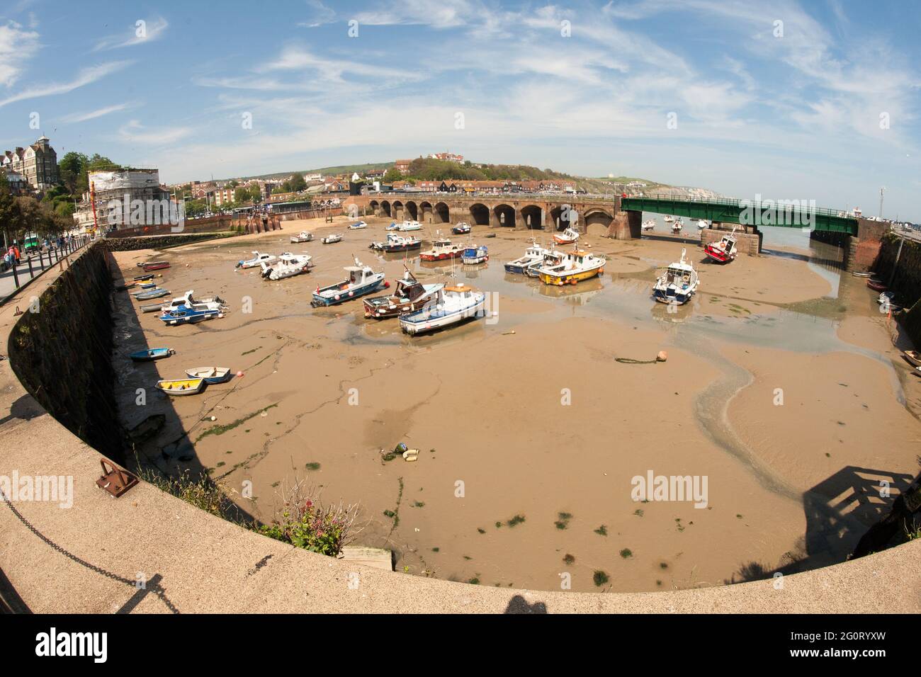 Folkestone harbour beach hi-res stock photography and images - Alamy