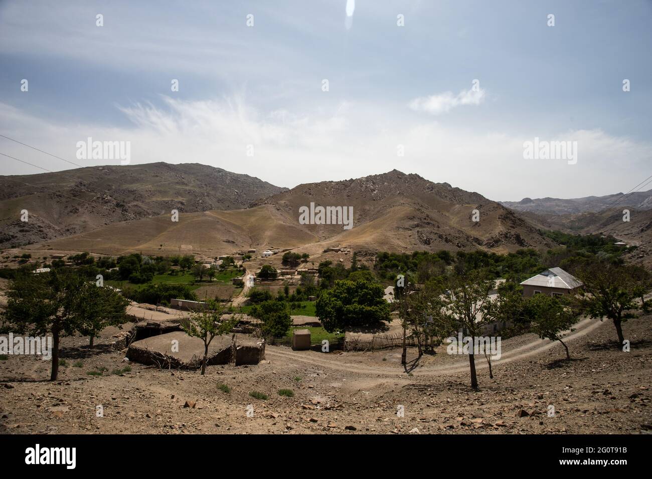 Exploring the Dara Valley and Soviet-era Langar village in the Nuratau ...