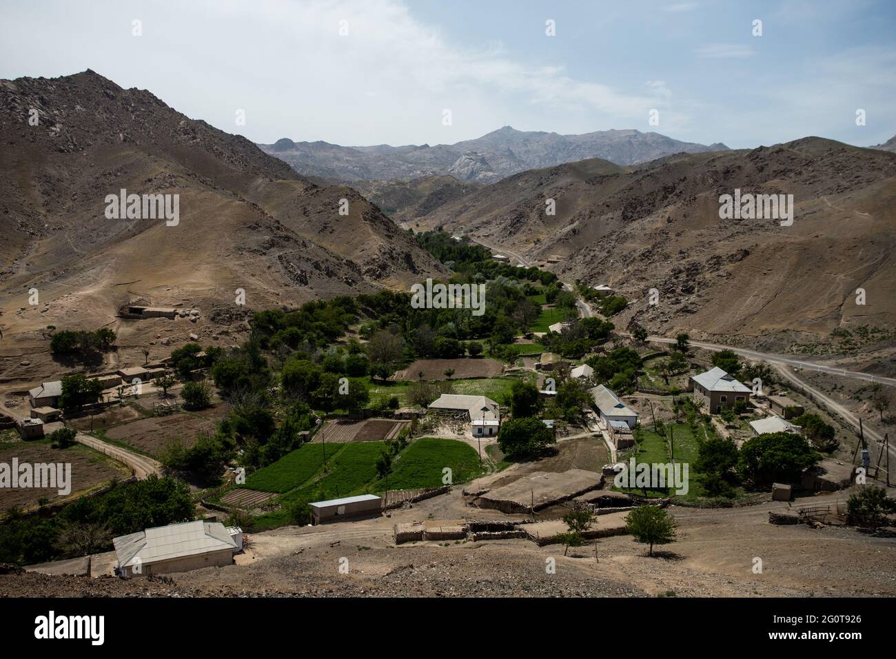 Exploring the Dara Valley and Soviet-era Langar village in the Nuratau ...
