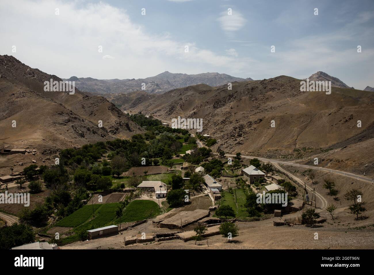 Exploring the Dara Valley and Soviet-era Langar village in the Nuratau ...