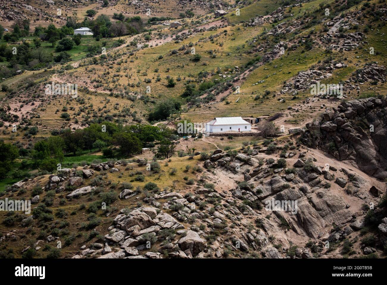 Exploring the Dara Valley and Soviet-era Langar village in the Nuratau ...