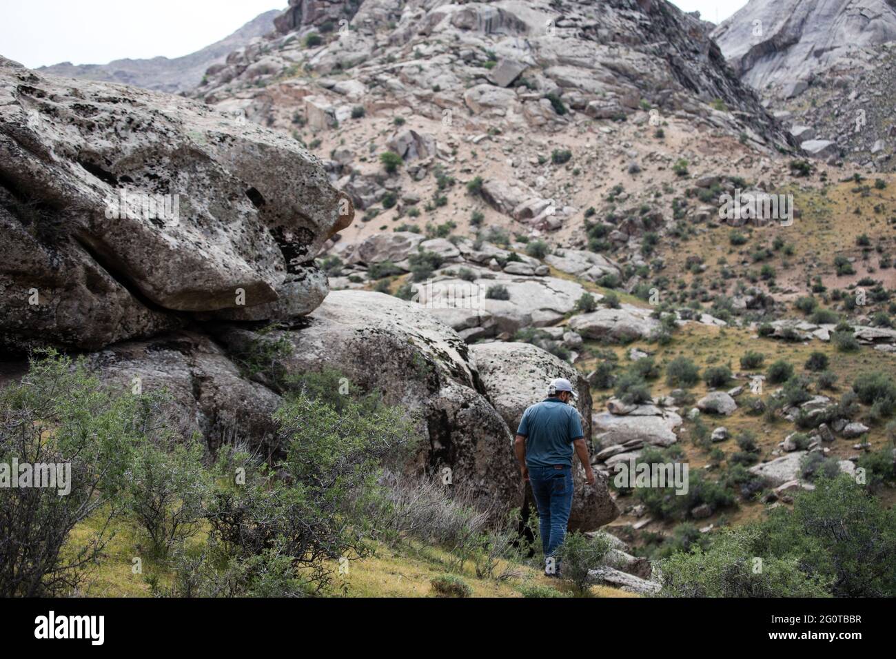 Exploring the Dara Valley and Soviet-era Langar village in the Nuratau ...