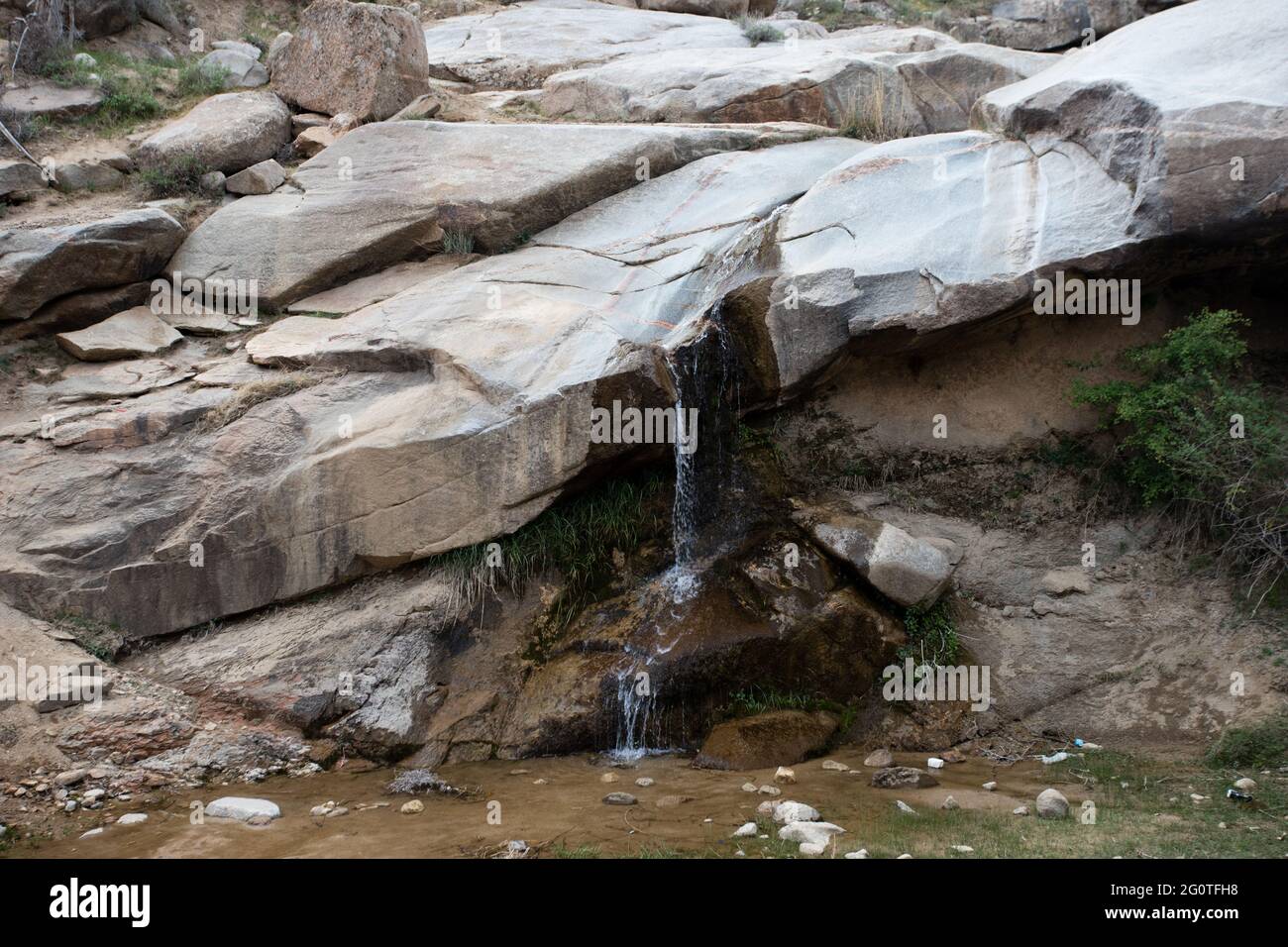 Exploring the Dara Valley and Soviet-era Langar village in the Nuratau ...