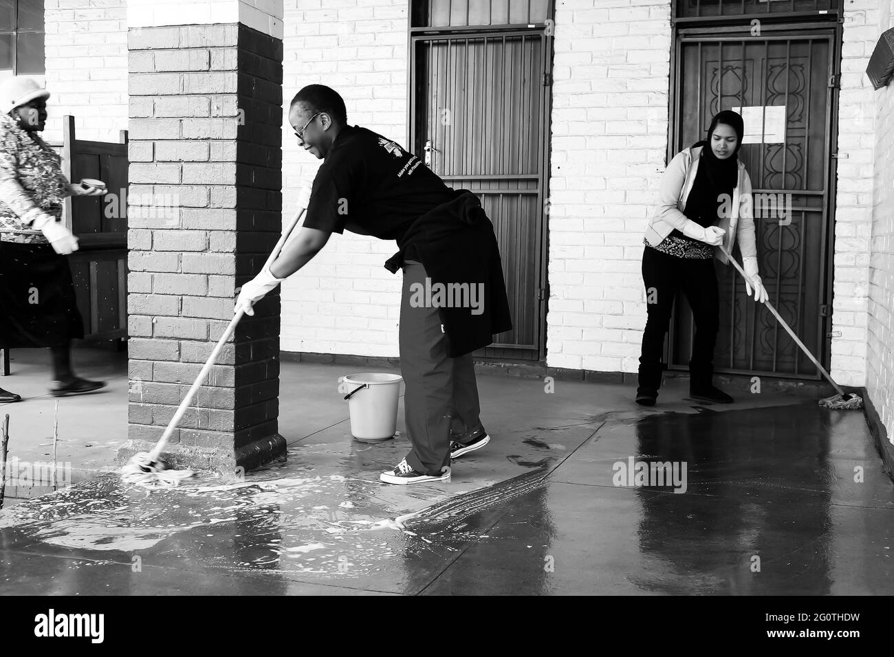 African cleaning Black and White Stock Photos & Images - Alamy