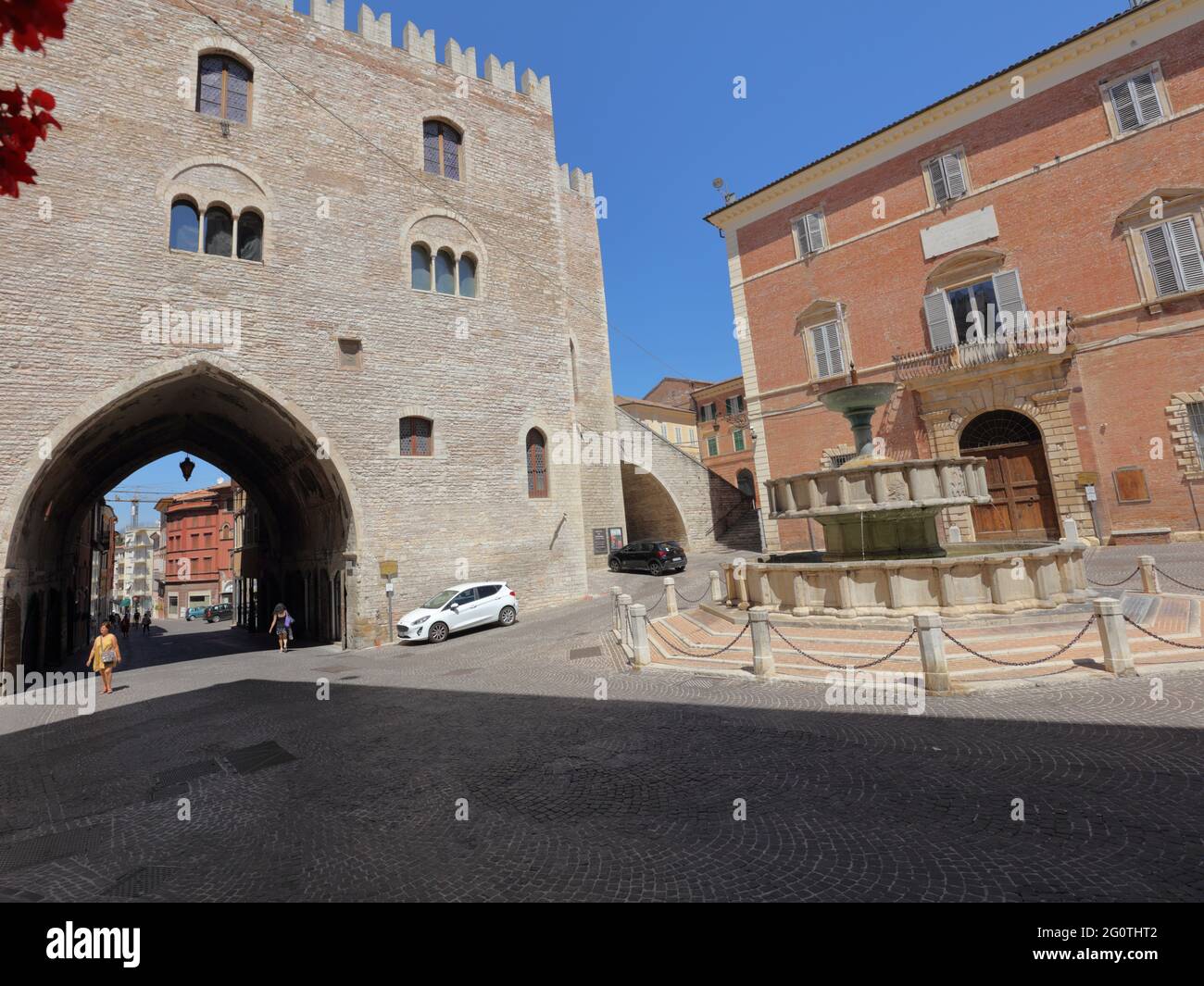 Fabriano piazza del comune hi-res stock photography and images - Alamy