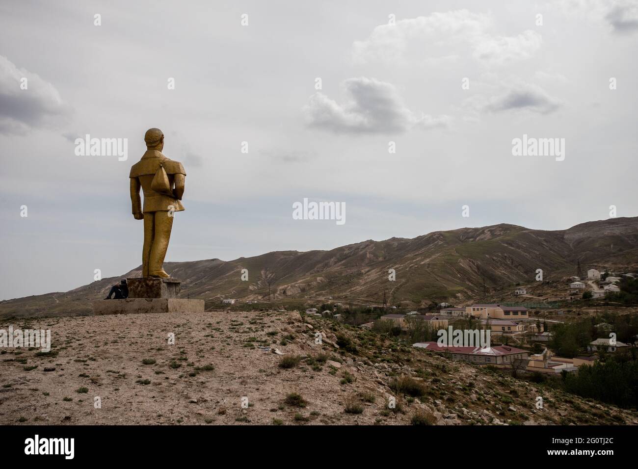 Exploring the Dara Valley and Soviet-era Langar village in the Nuratau ...