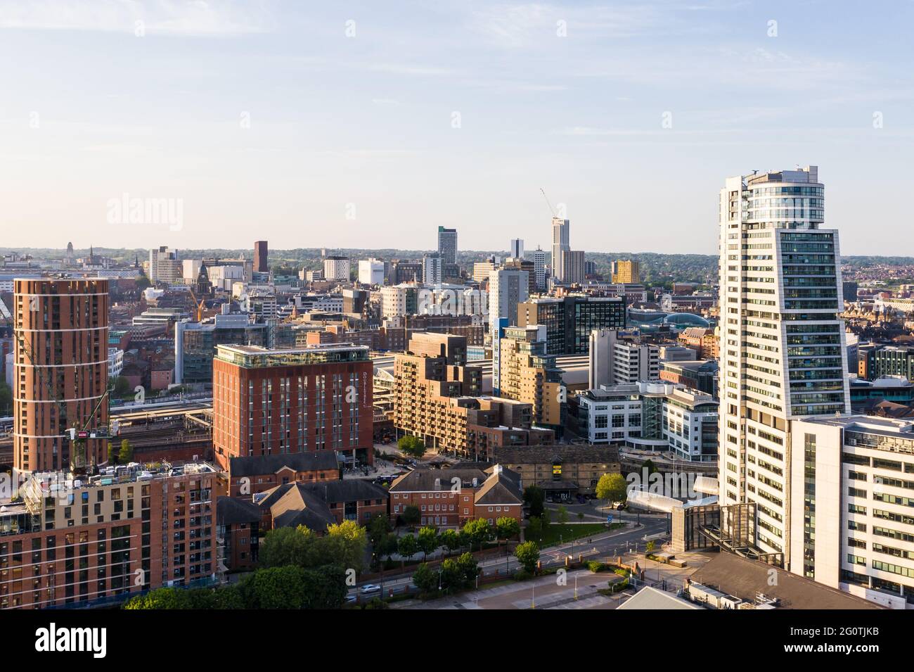Leeds city skyline hi-res stock photography and images - Alamy