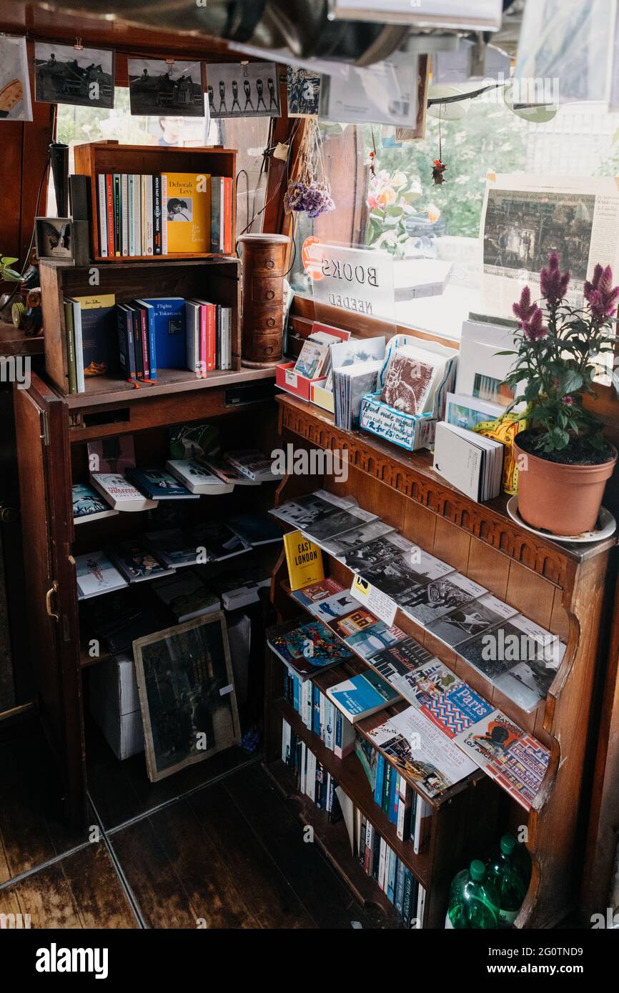 A floating bookshop Stock Photo - Alamy
