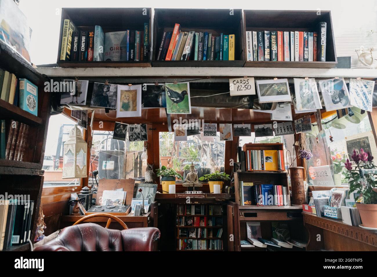 Bookshop on a boat hi-res stock photography and images - Alamy