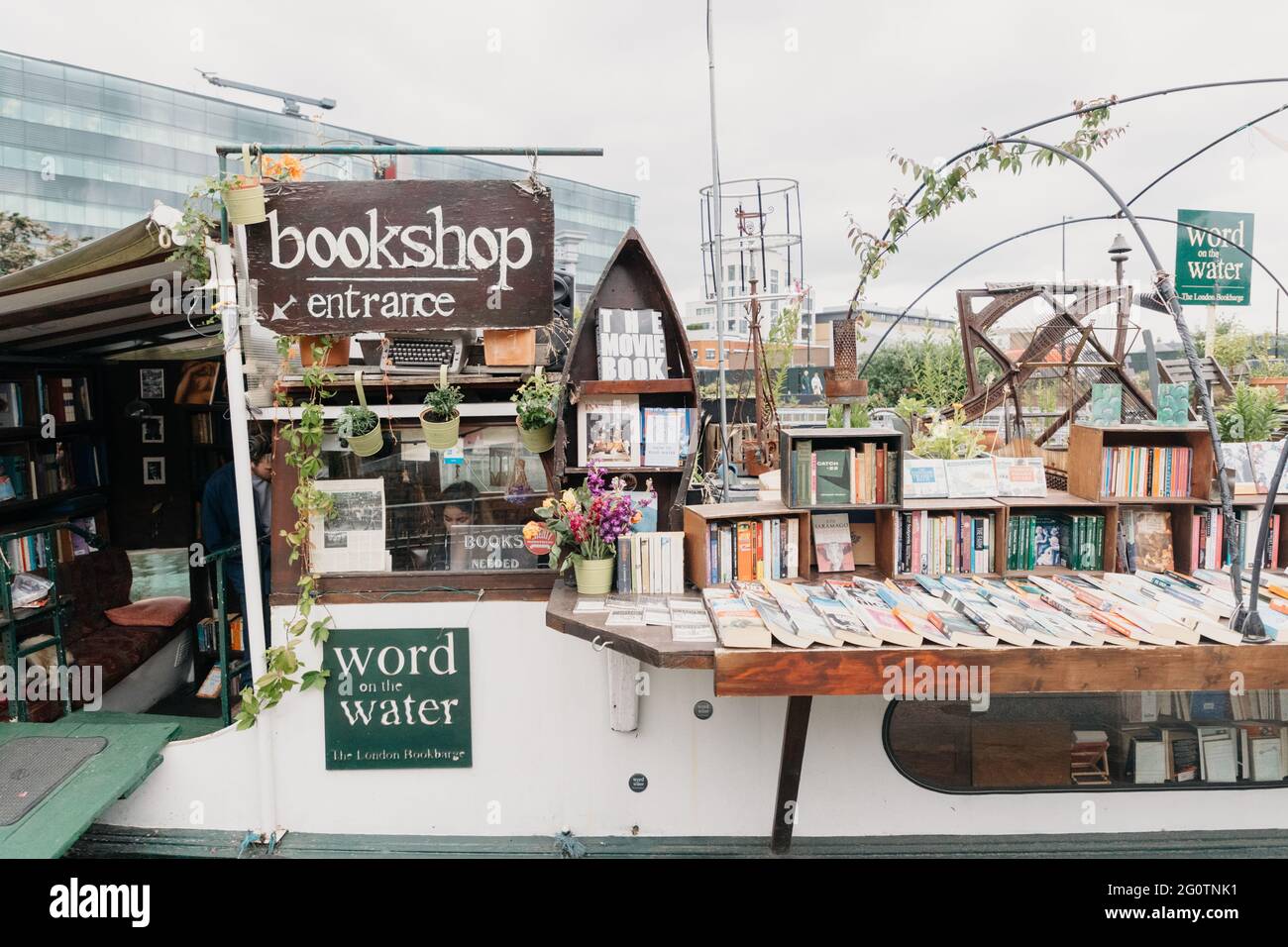 A floating bookshop Stock Photo - Alamy