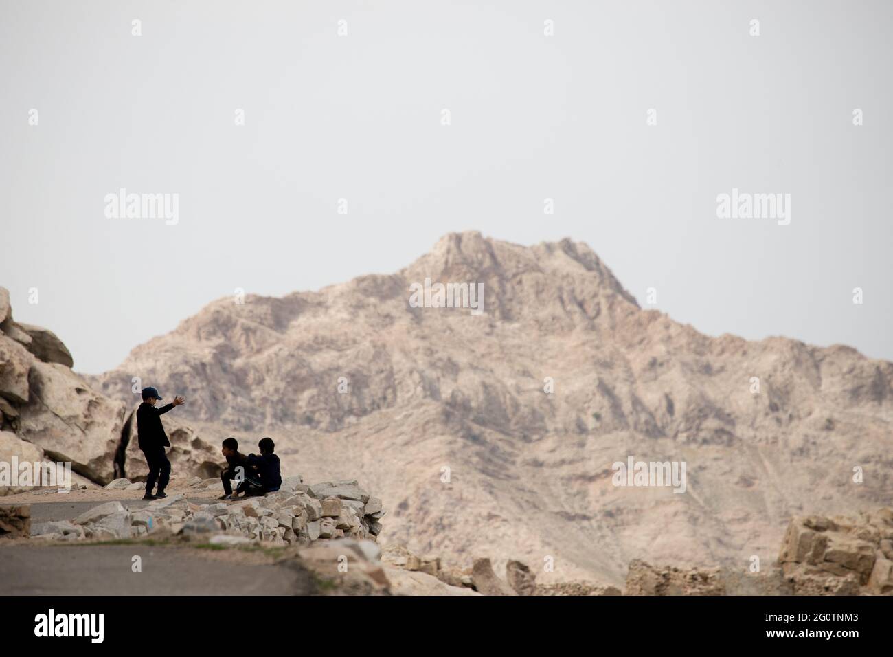 Exploring the Dara Valley and Soviet-era Langar village in the Nuratau ...