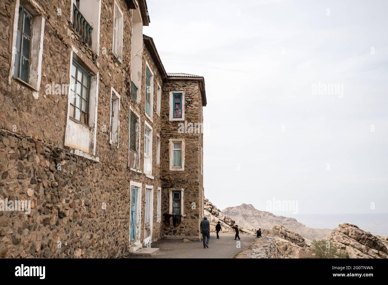 Exploring the Dara Valley and Soviet-era Langar village in the Nuratau ...