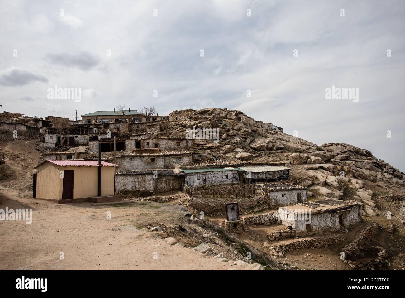 Exploring the Dara Valley and Soviet-era Langar village in the Nuratau ...