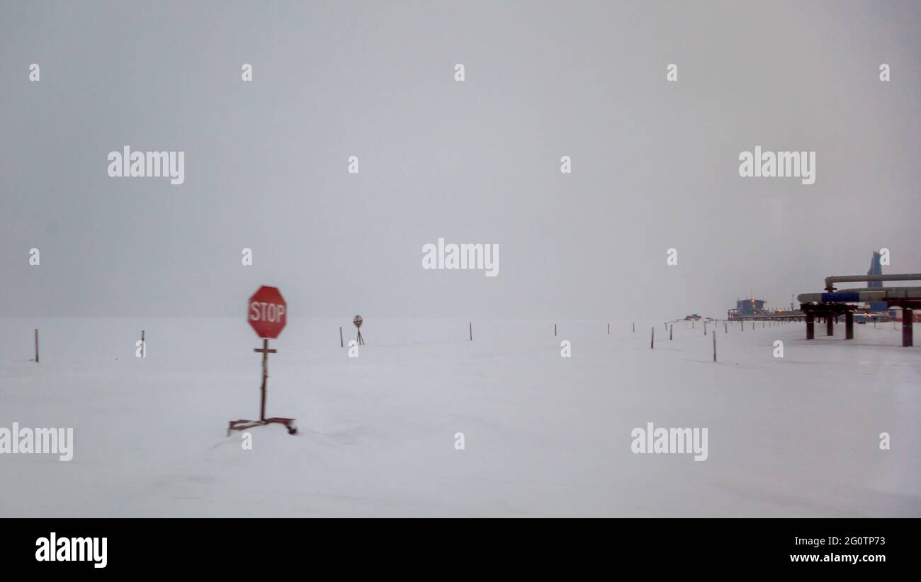 Alaska oil drilling hi-res stock photography and images - Alamy