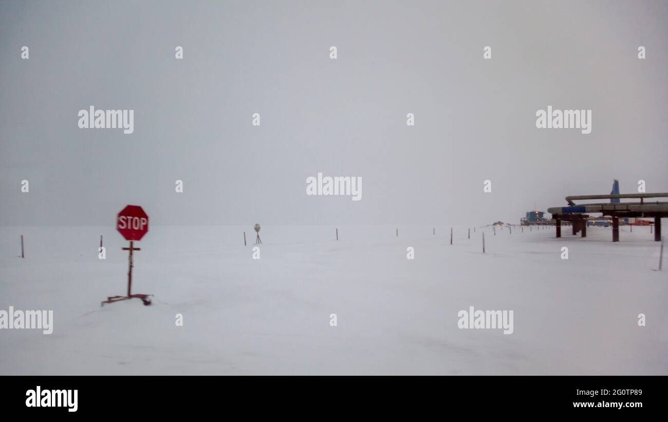 Alaska oil drilling hi-res stock photography and images - Alamy