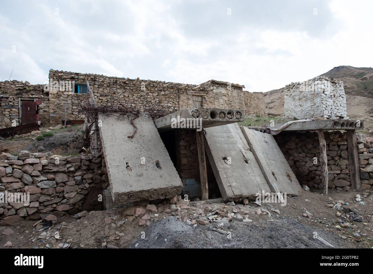 Exploring the Dara Valley and Soviet-era Langar village in the Nuratau ...