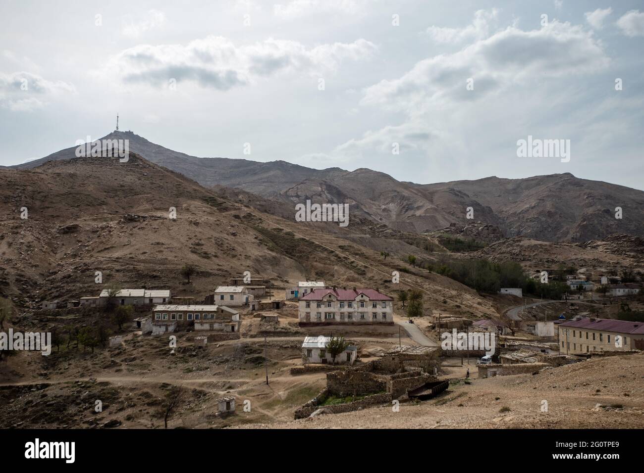 Exploring the Dara Valley and Soviet-era Langar village in the Nuratau ...