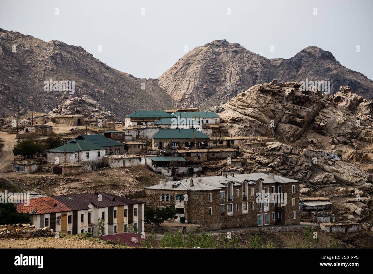 Exploring the Dara Valley and Soviet-era Langar village in the Nuratau ...