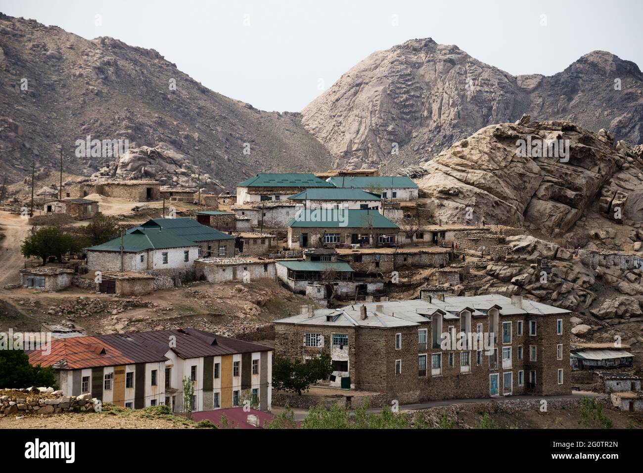 Exploring the Dara Valley and Soviet-era Langar village in the Nuratau ...