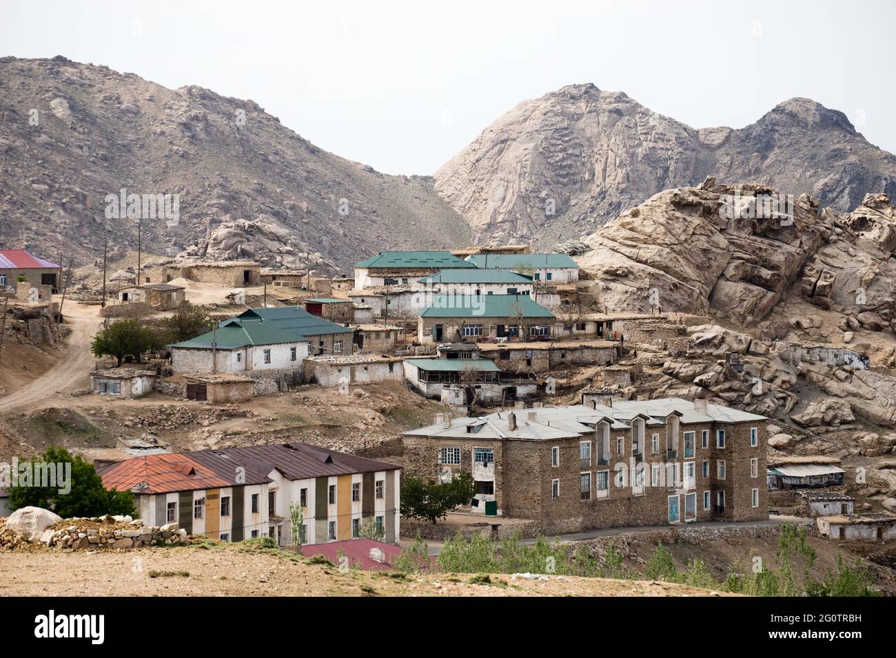 Exploring the Dara Valley and Soviet-era Langar village in the Nuratau ...