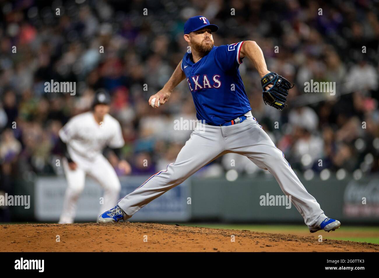 Texas Rangers pitcher Ian Kennedy (31) pitches the ball during an MLB ...