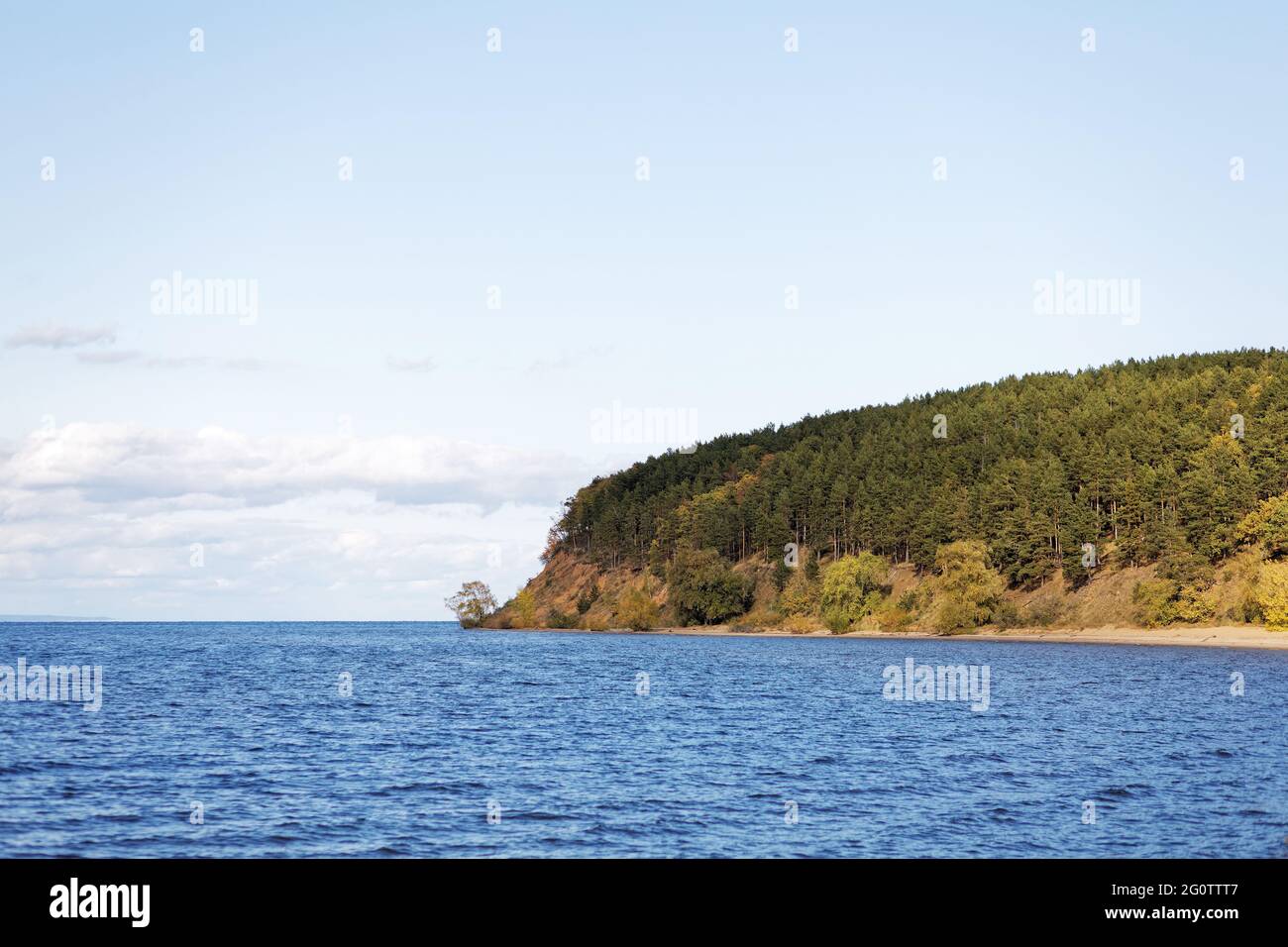 Steep lake bank hi-res stock photography and images - Alamy
