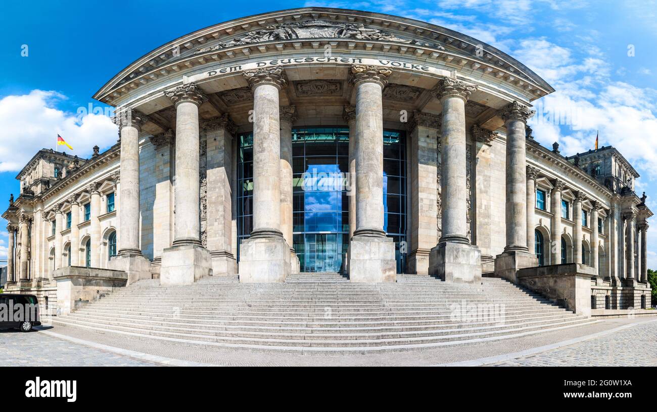 Berlin reichstag view hi-res stock photography and images - Alamy