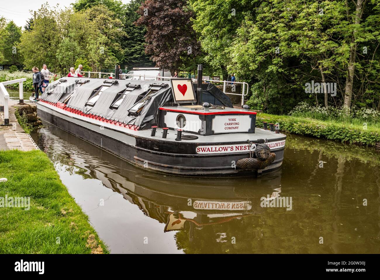 Gawflat Canal Bridge at Skipton (Leeds Liverpool Canal Stock Photo - Alamy