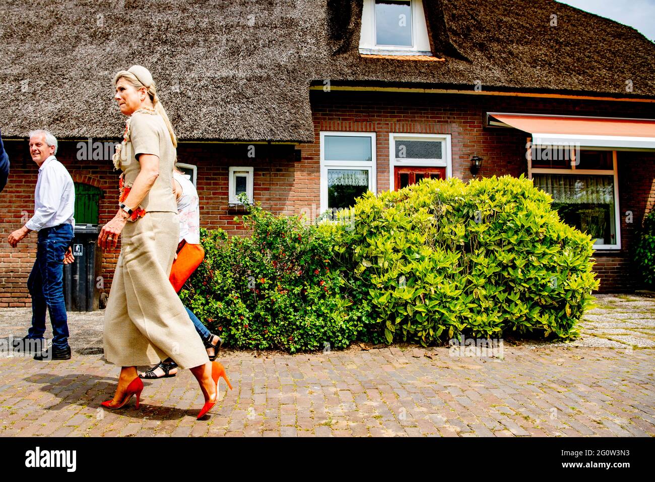 Queen Maxima Visits Dairy Farm Ten Have Koningin Melk Boerderij High ...