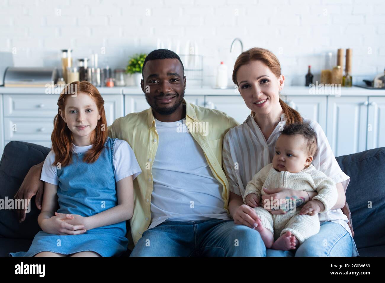 Multicultural family hi-res stock photography and images - Alamy