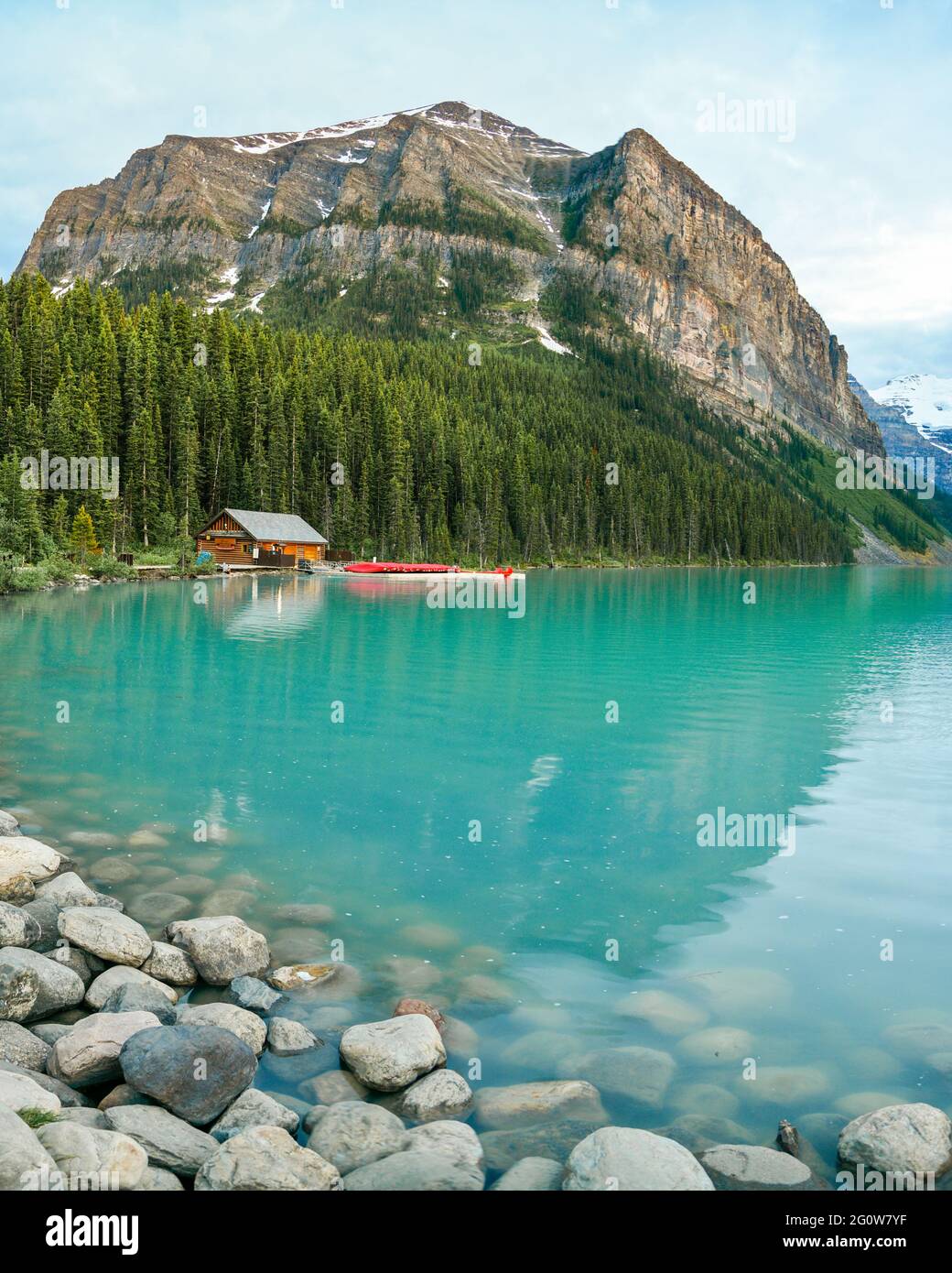 Iconic and stunning Lake Louise in Banff National Park Canadian Rockies ...