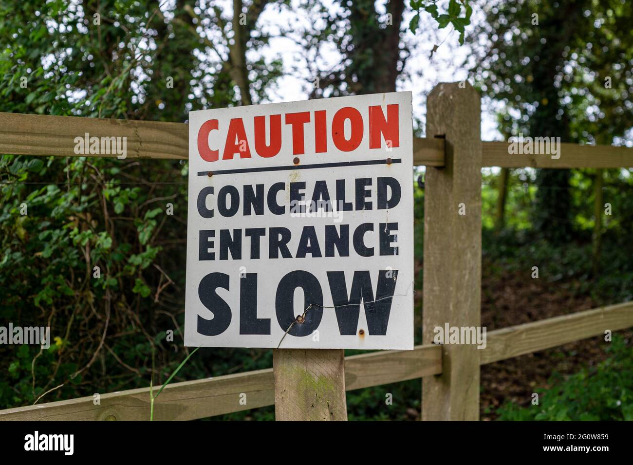 Hidden road sign hi-res stock photography and images - Alamy