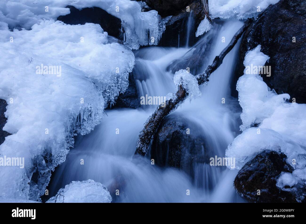 Cascada y hielo hi-res stock photography and images - Alamy