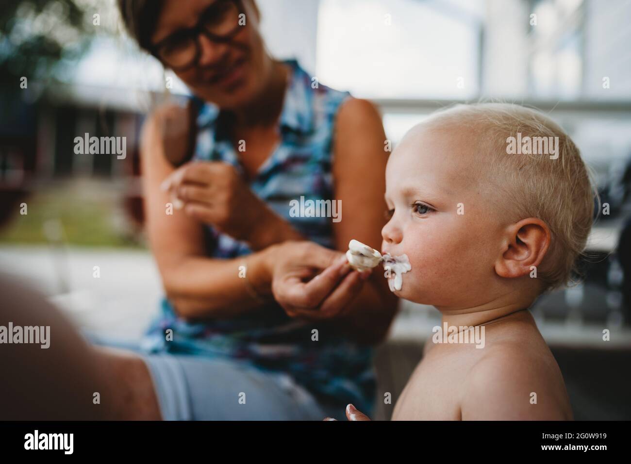 Eating popsicle adult water hi-res stock photography and images - Alamy