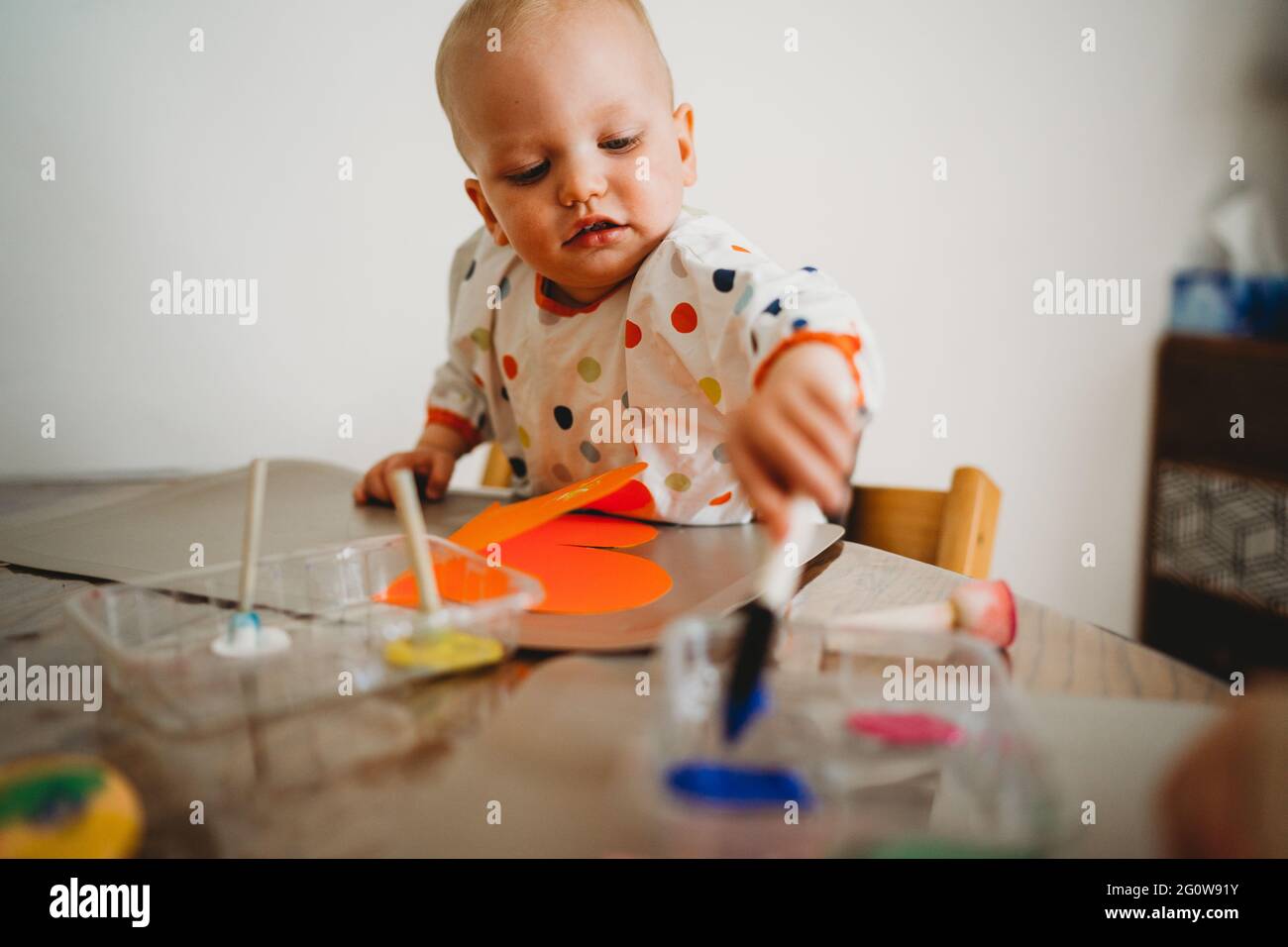 Boy doing art hi-res stock photography and images - Alamy