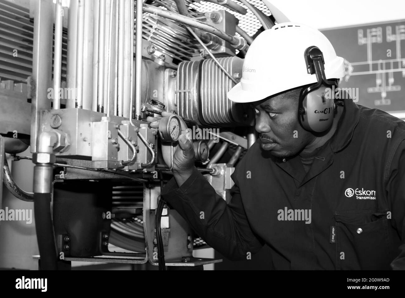 Electricity worker africa hi-res stock photography and images - Alamy