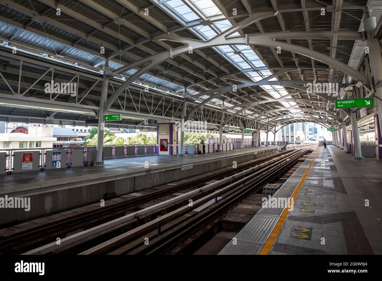 Bangkok train security guard hi-res stock photography and images - Alamy
