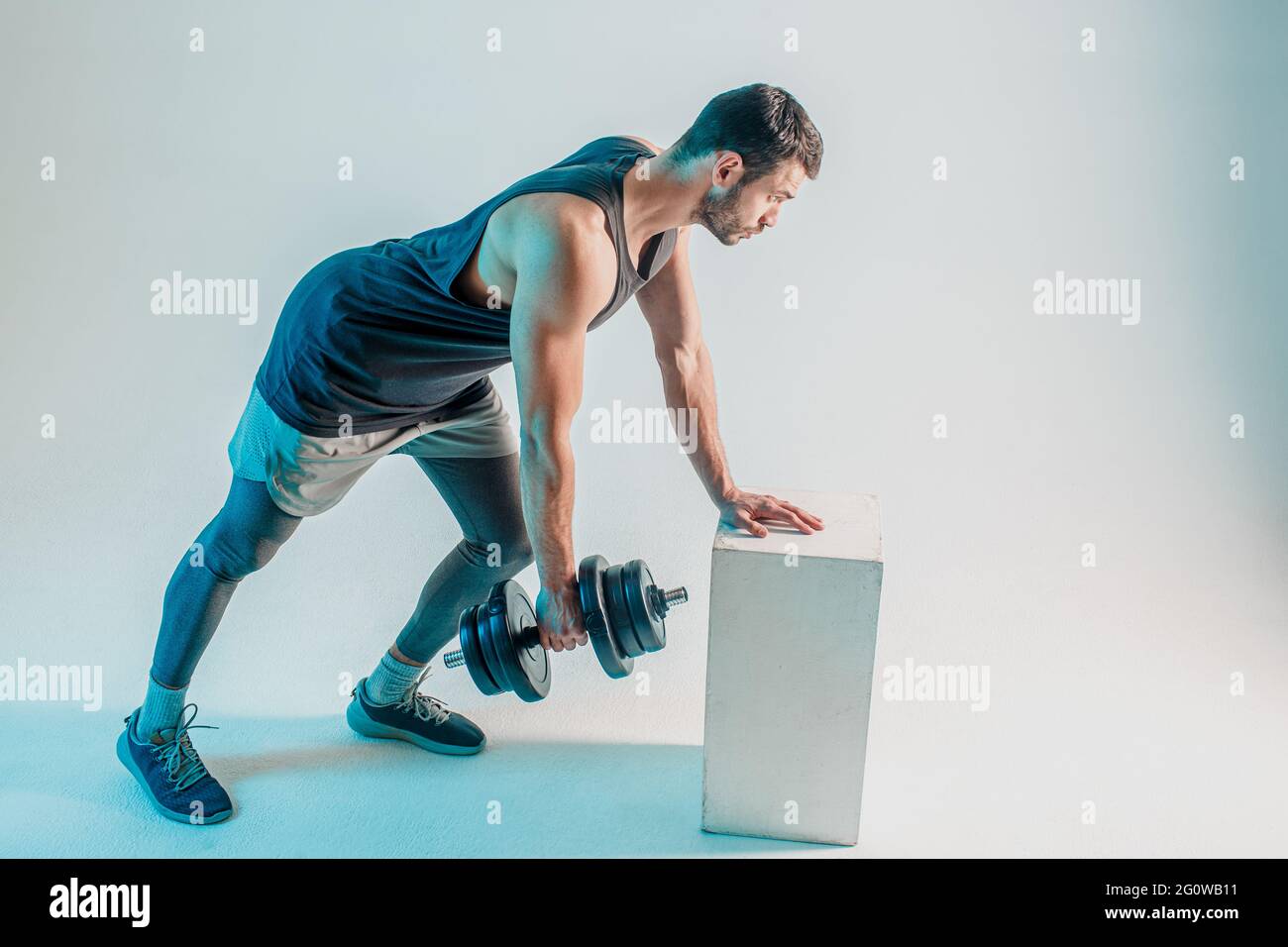Man bodybuilder back side view hi-res stock photography and images - Alamy