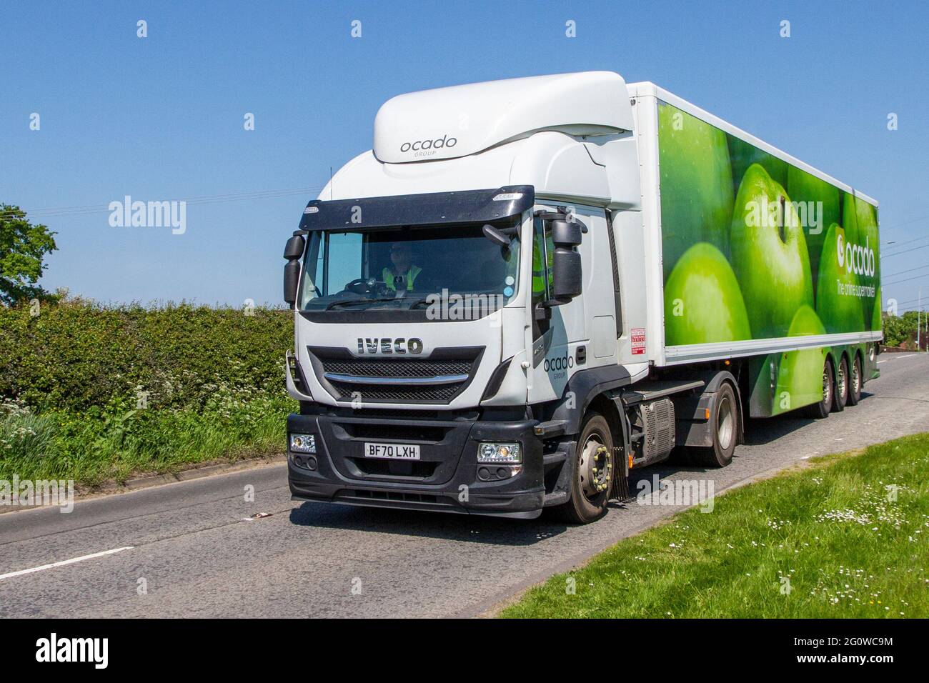 Apple trailer High Resolution Stock Photography and Images - Alamy