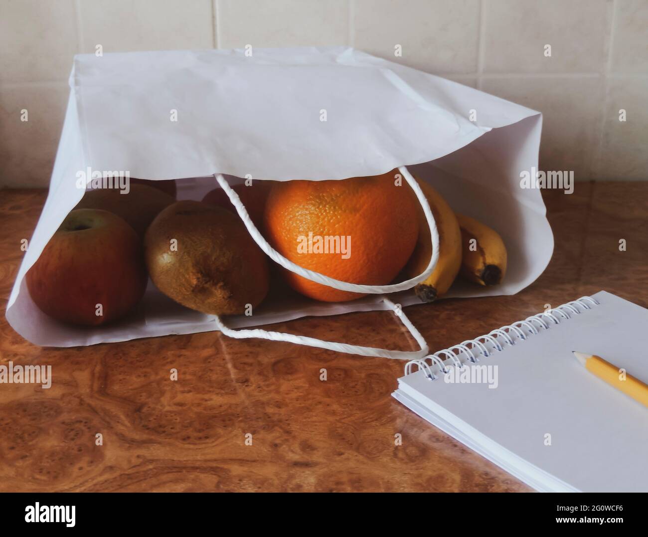 Kitchen paper hi-res stock photography and images - Alamy